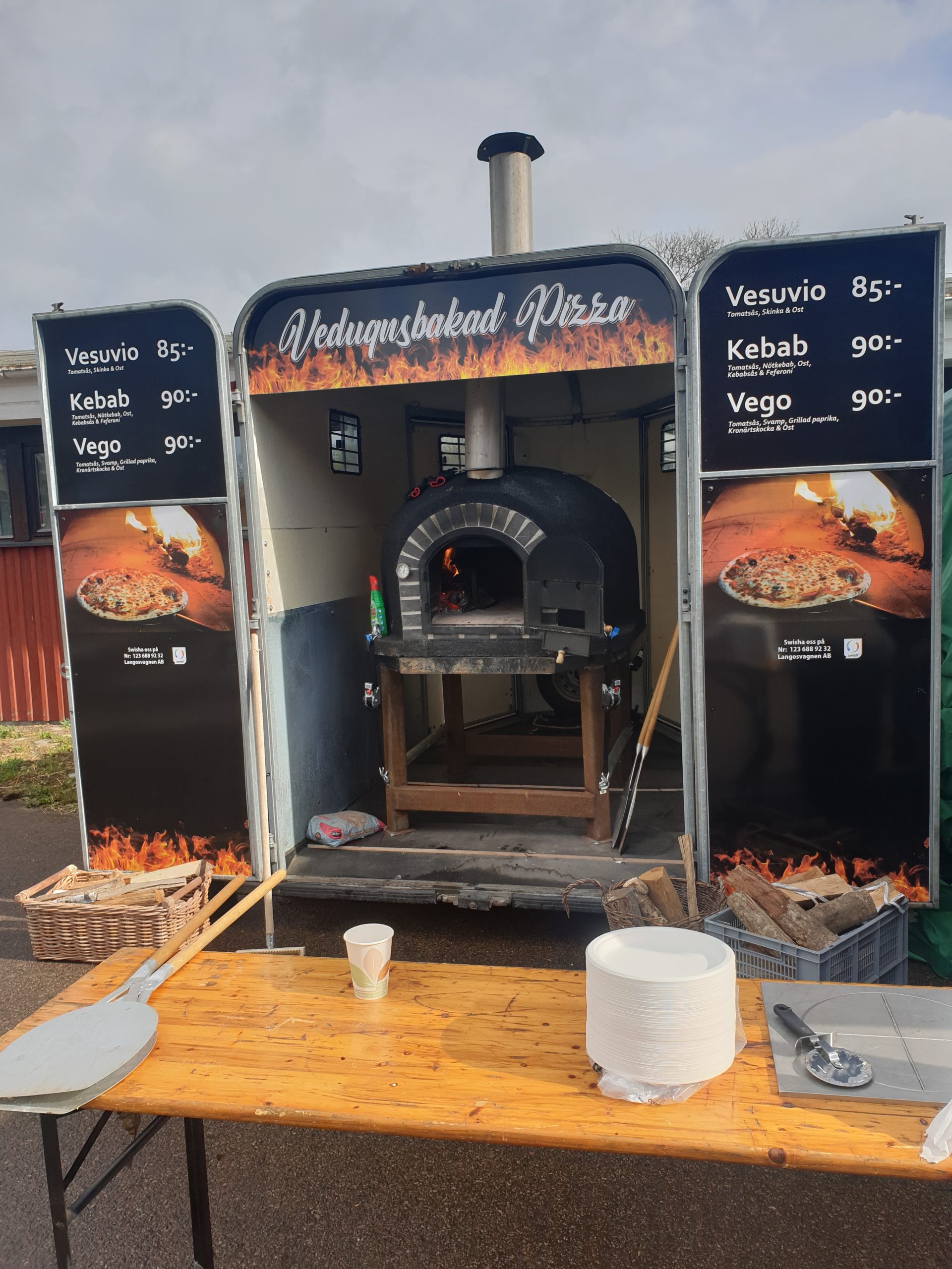 Vedeldad pizzaugn – Langosvagnen